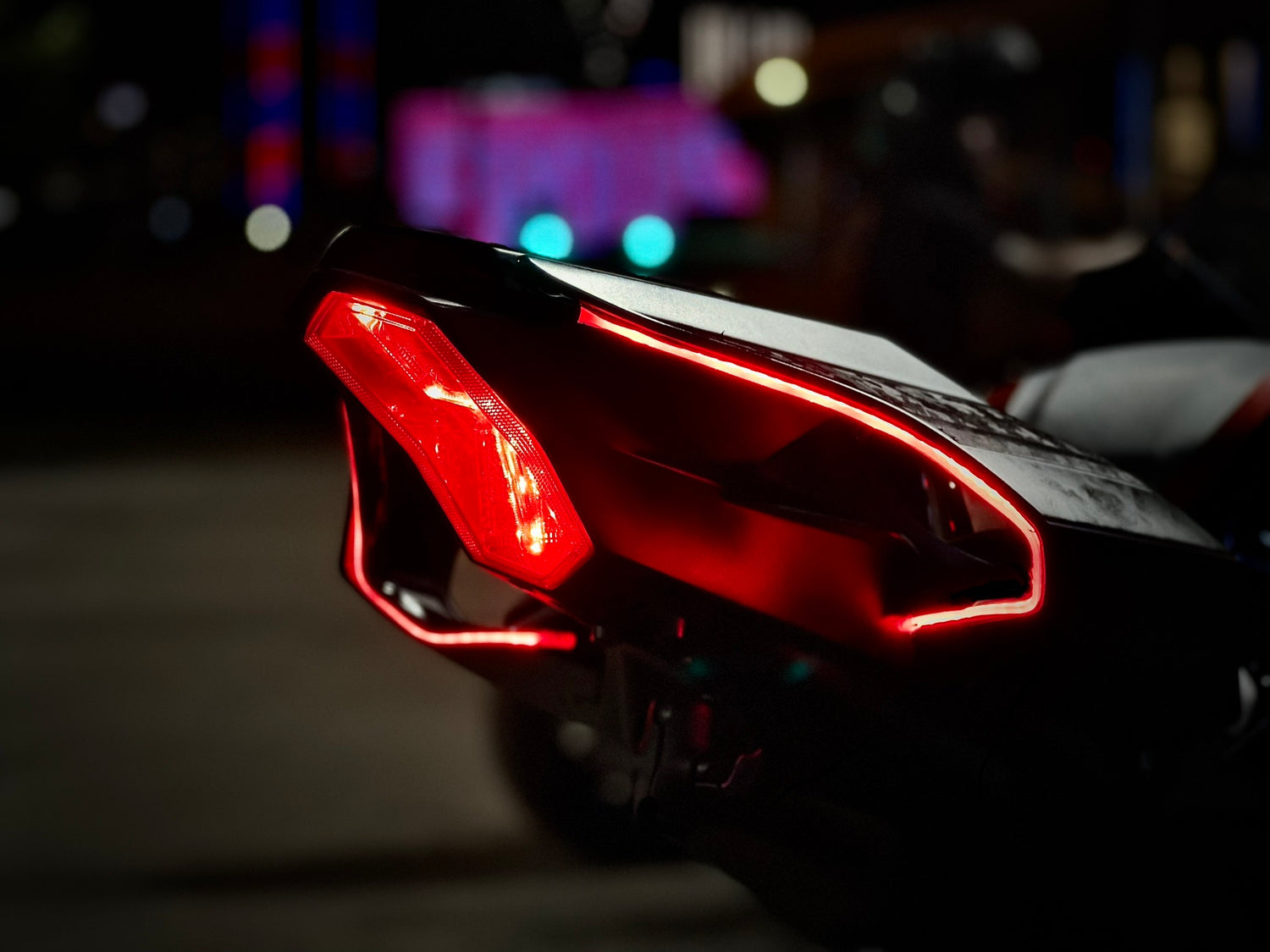 Genesis DRL's for Yamaha R1, R6, R7 Integrated Tail Lights kit. – VFDESIGNS530